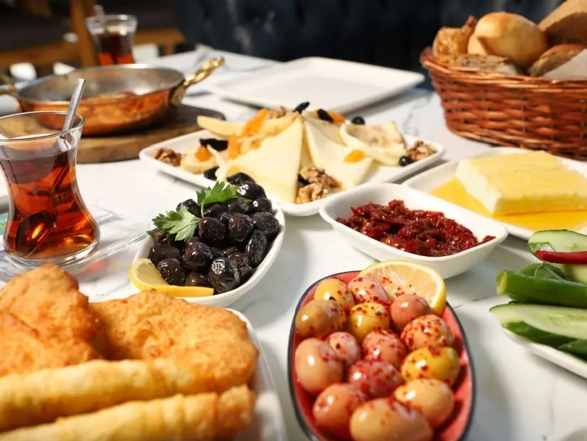 Sahurda Açık Olan Mekanlar | En İyi 16 Mekan (2025 Güncel) | ENUYGUN